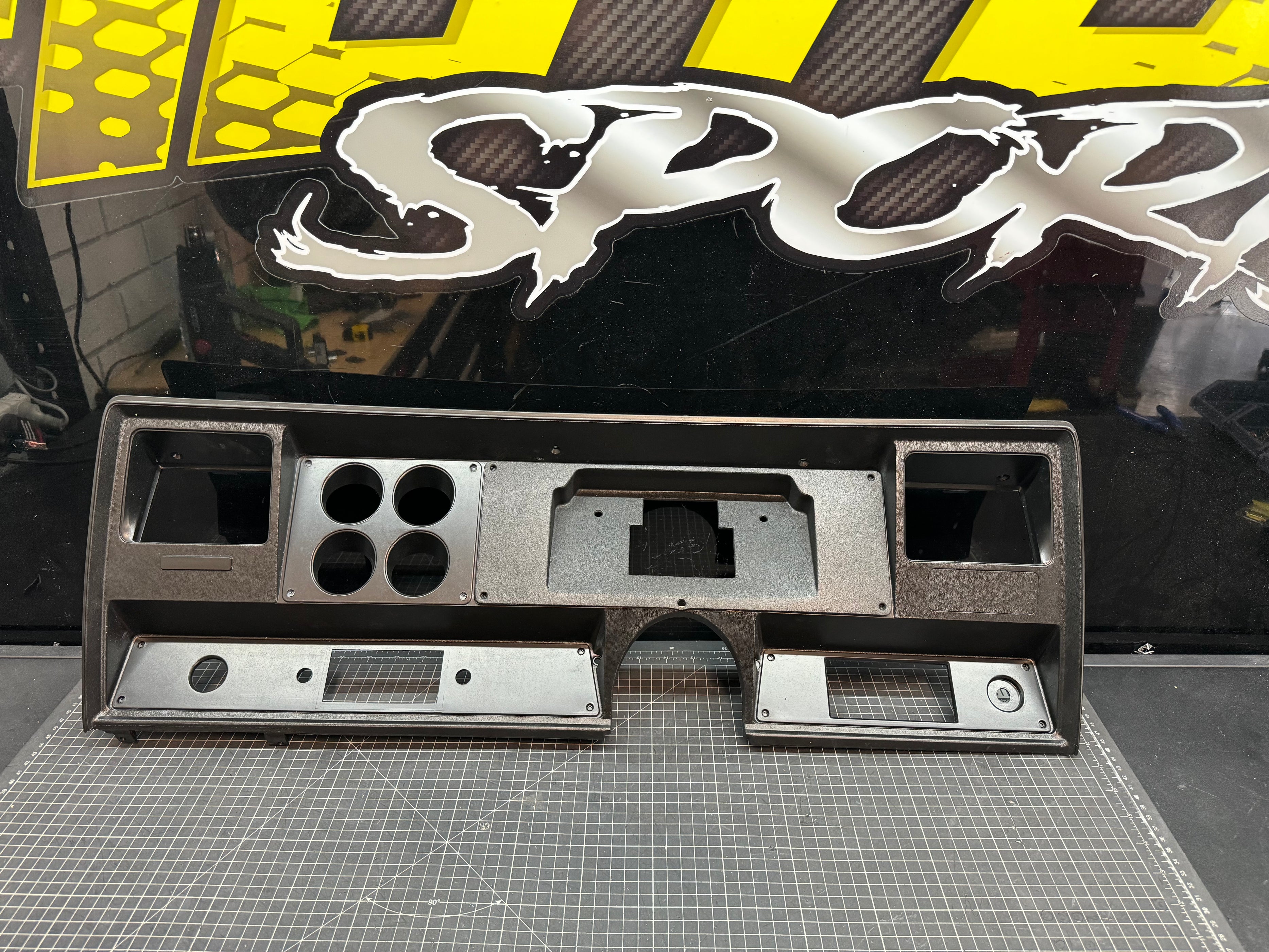 Holden HZ/HJ/HX Dash — Motorsport 3d